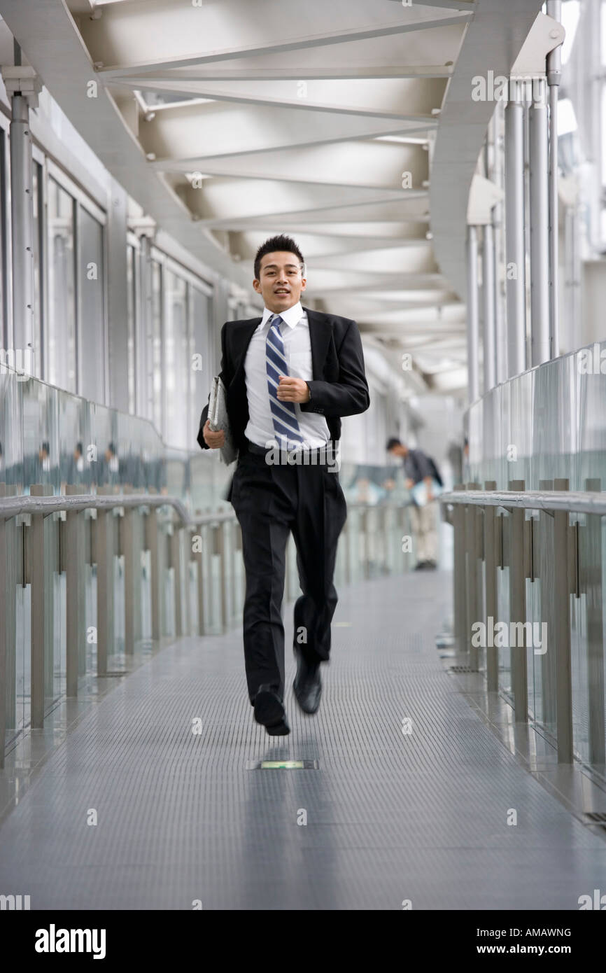 Japanese businessman airport hi-res stock photography and images - Alamy