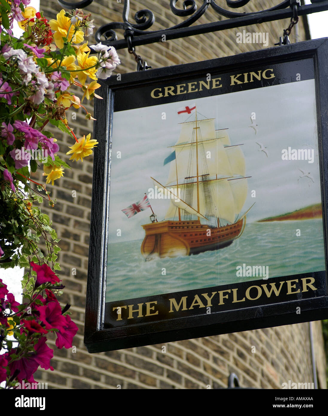 The Mayflower pub beside the Thames Rotherhithe Stock Photo - Alamy