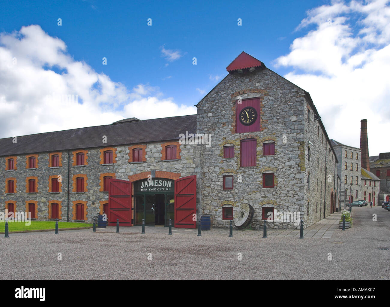 Midleton whiskey distillery whisky hi-res stock photography and images ...