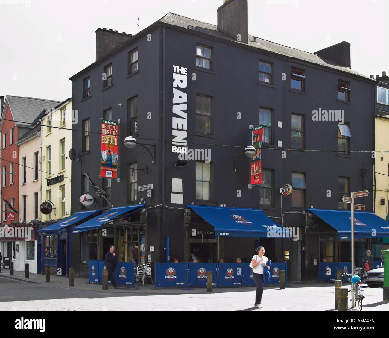 Raven inn pub hi-res stock photography and images - Alamy