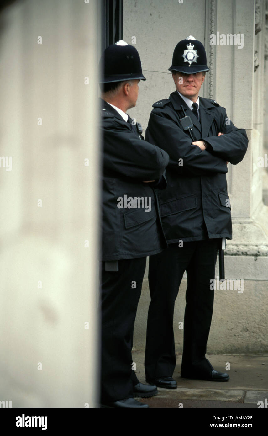 London two policemen Stock Photo - Alamy