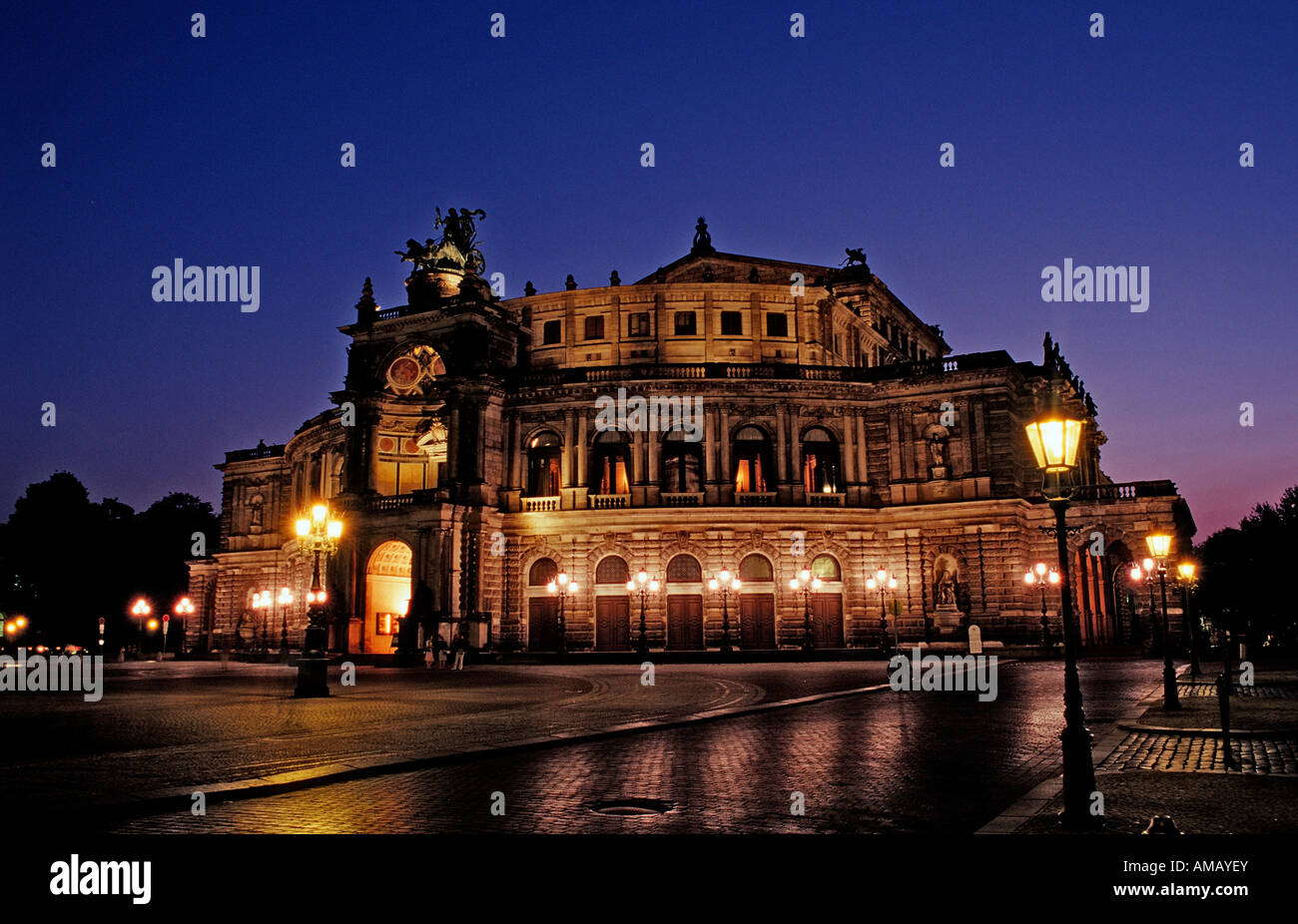 Opera semperoper architecture hi-res stock photography and images - Alamy