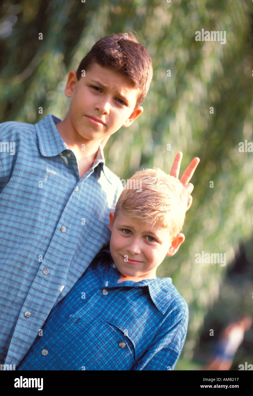 Short brothers tall hi-res stock photography and images - Alamy