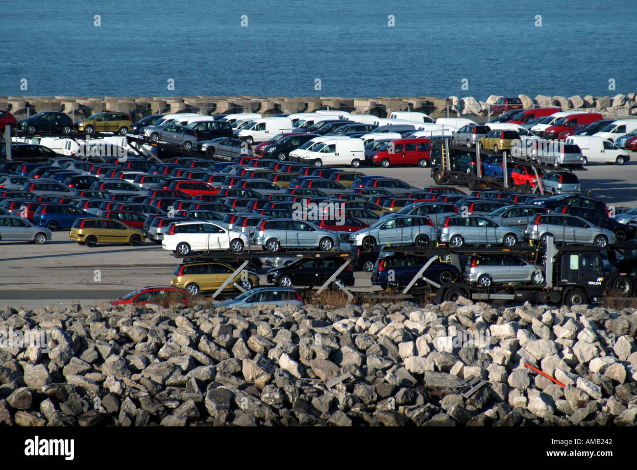 Loading platforms hi-res stock photography and images - Alamy