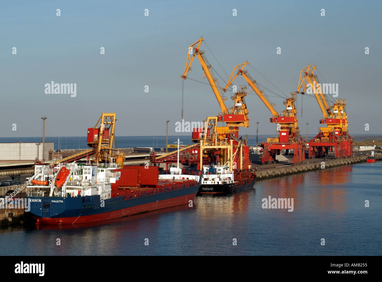 Coastal freighters hi-res stock photography and images - Alamy