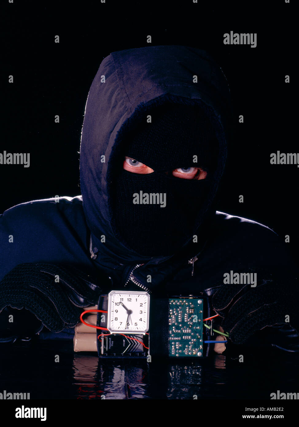 Terrorist bomb hi-res stock photography and images - Alamy