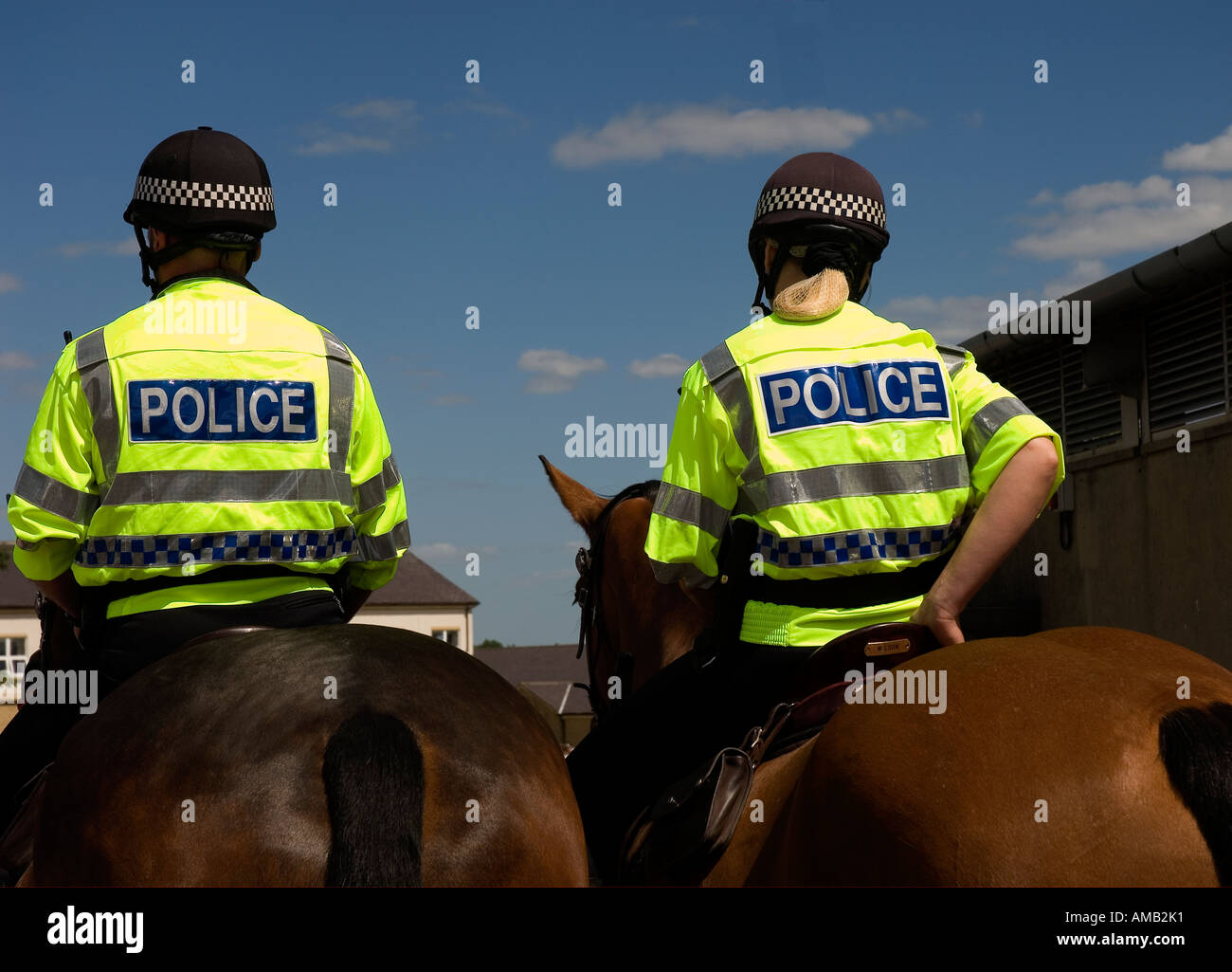 Police officer uk hi-res stock photography and images - Alamy