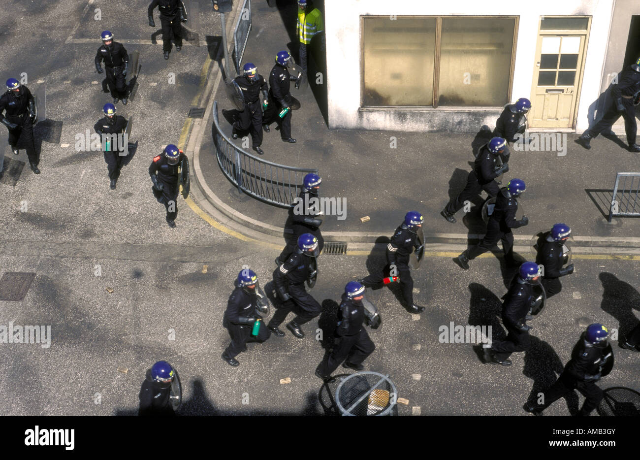 Metropolitan Police Officers undergoing Public Order Training Hounslow ...