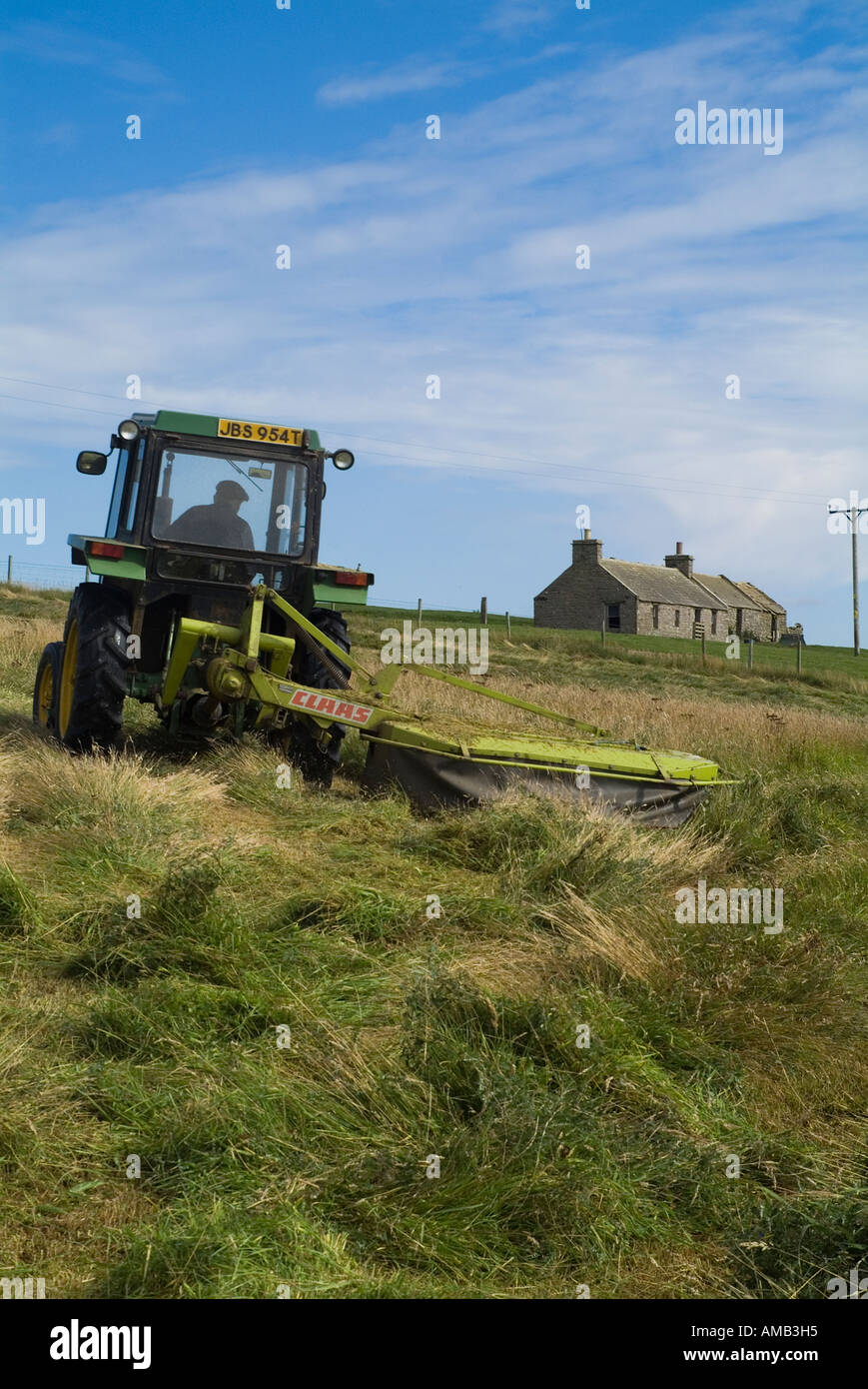 dh Tractor cutting silage grass HARVESTING UK Farming agriculture ...