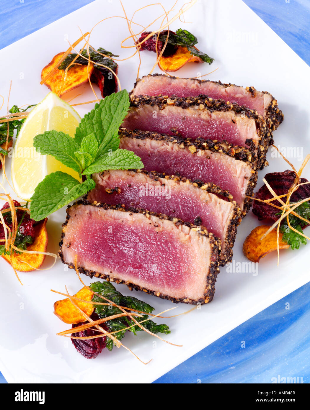 Lean tuna hi-res stock photography and images - Alamy