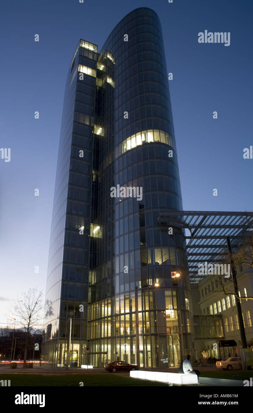 the office building GAP 15 at Dusseldorf in the evening Stock Photo - Alamy