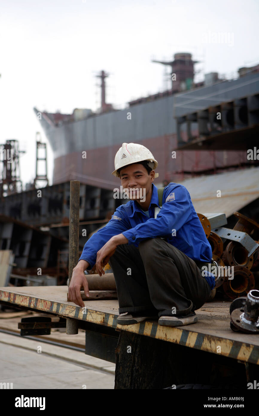 Shipyard worker Halong Ship Yard North Vietnam Asia Stock Photo - Alamy