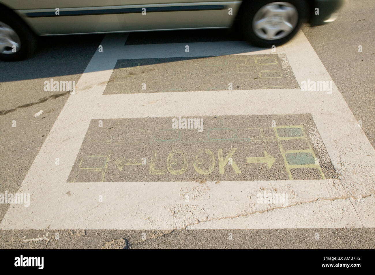 Pedestrian crossing look left sign hi-res stock photography and images ...