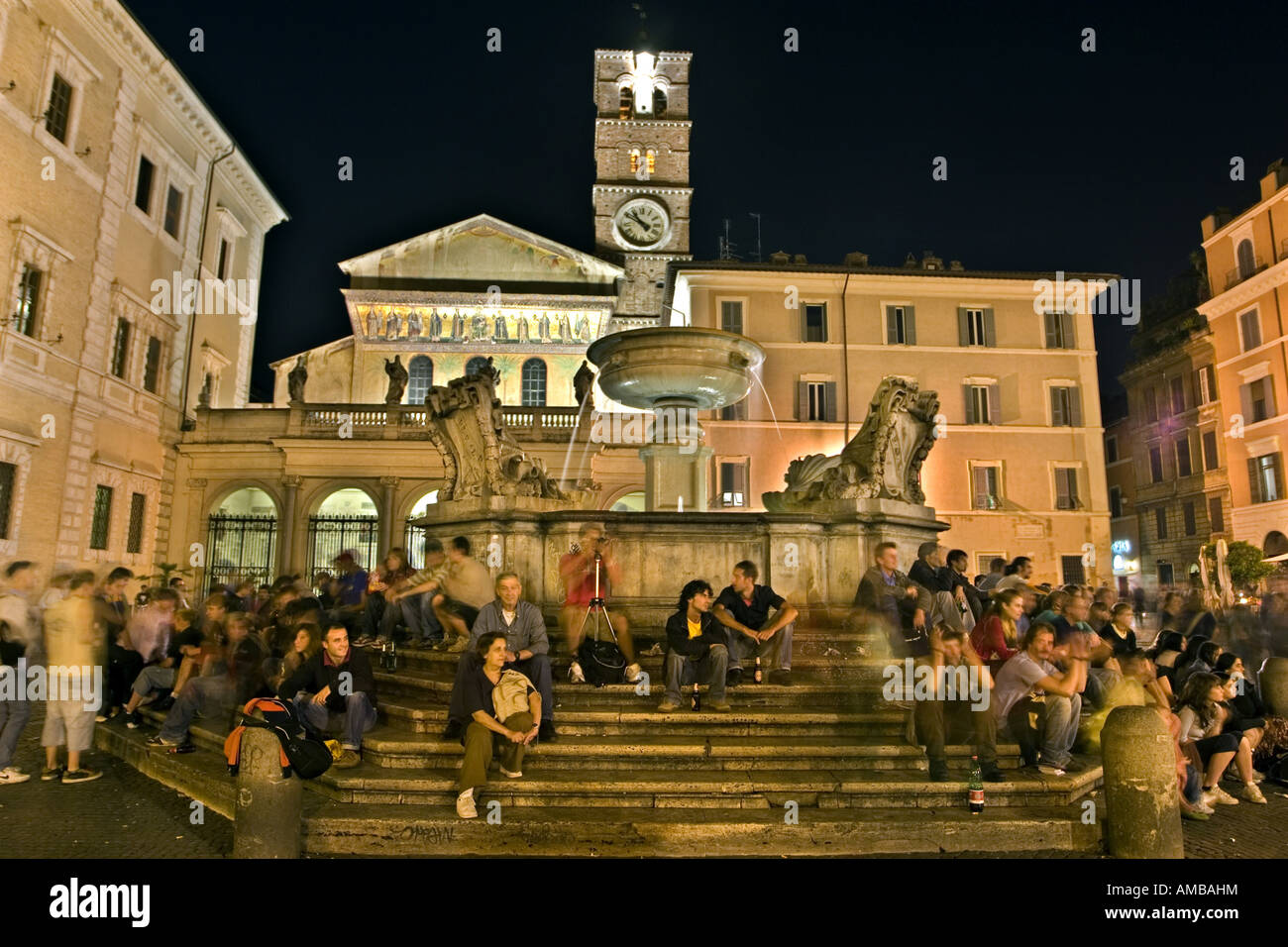 night scenery in Trastevere, Italy, Rome Stock Photo - Alamy