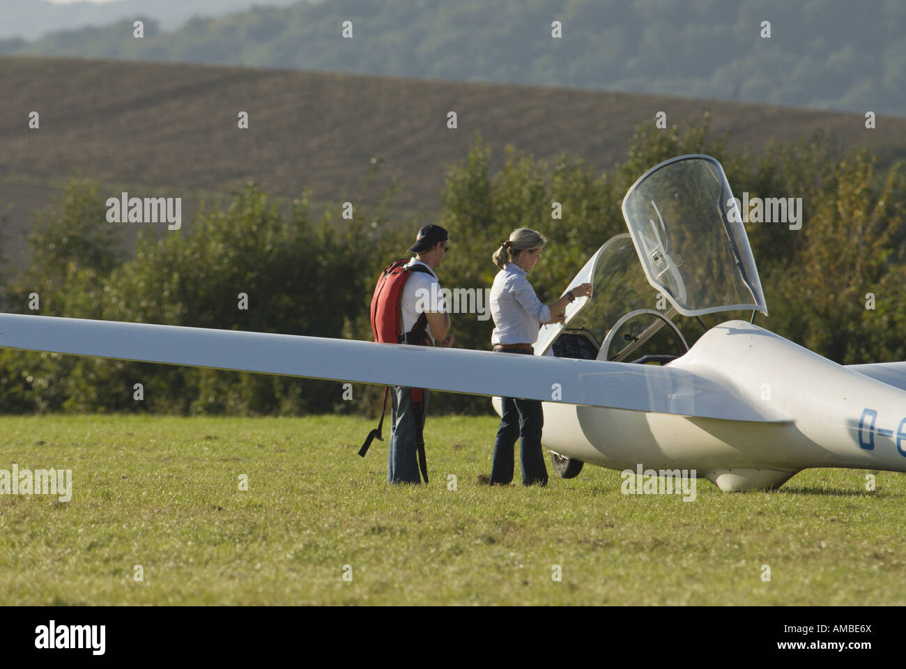 Glider ask 21 landing hi-res stock photography and images - Alamy