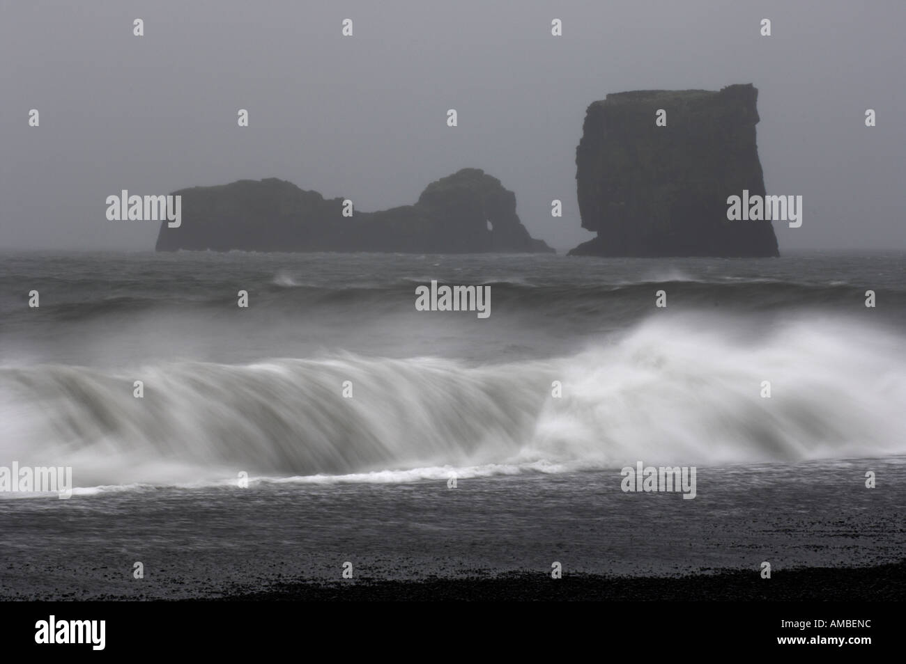 Coastal location with waves hi-res stock photography and images - Alamy