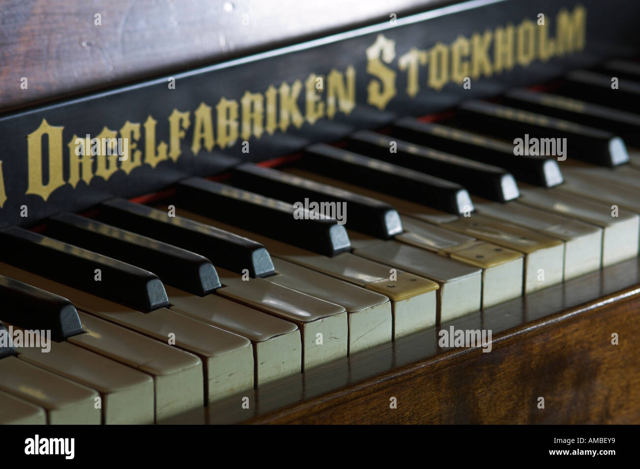 old organ keyboard Stock Photo - Alamy