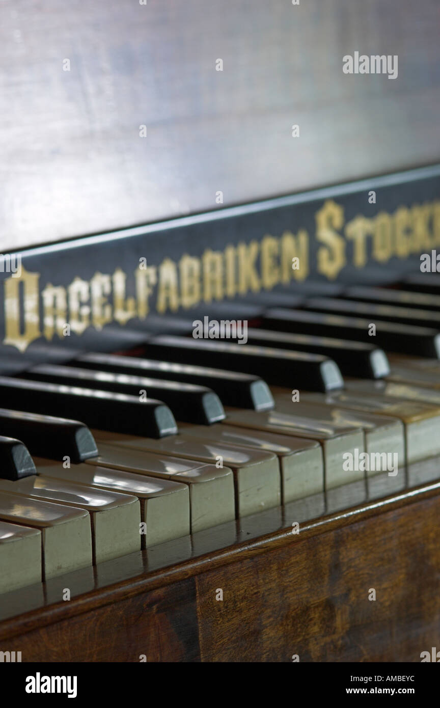 Organ keyboard hi-res stock photography and images - Alamy