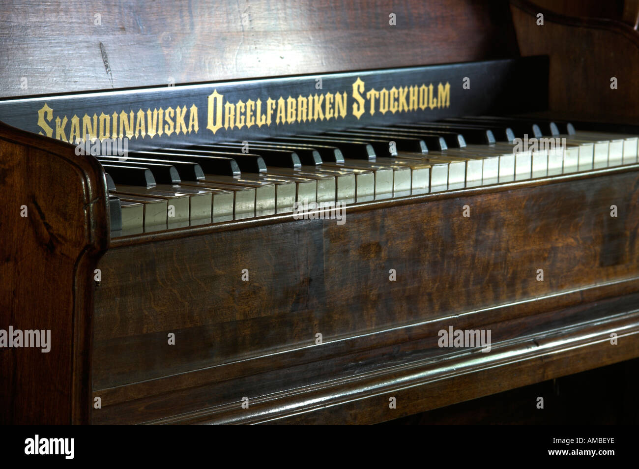 old organ keyboard Stock Photo - Alamy