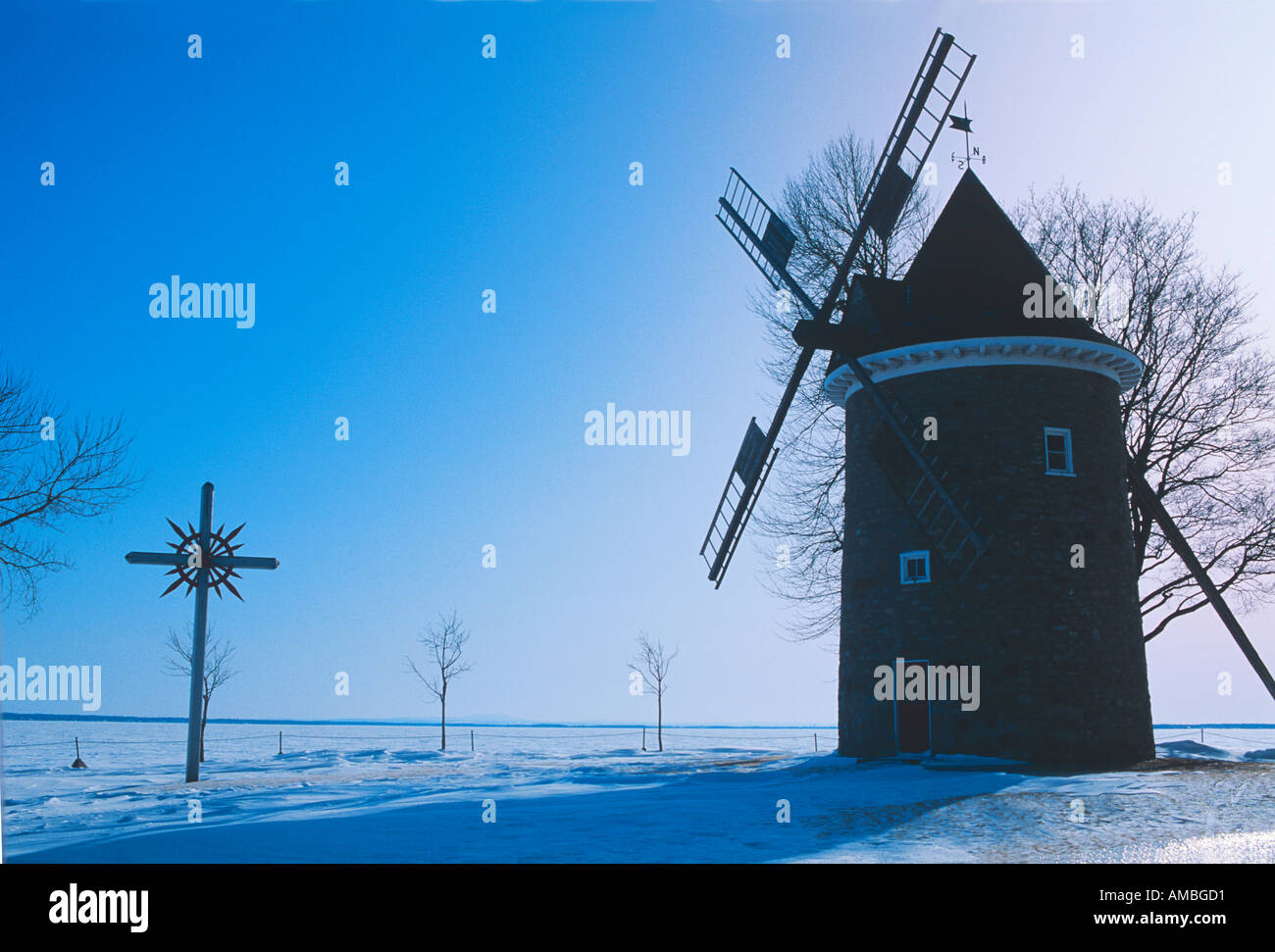 Pointe claire windmill hi-res stock photography and images - Alamy