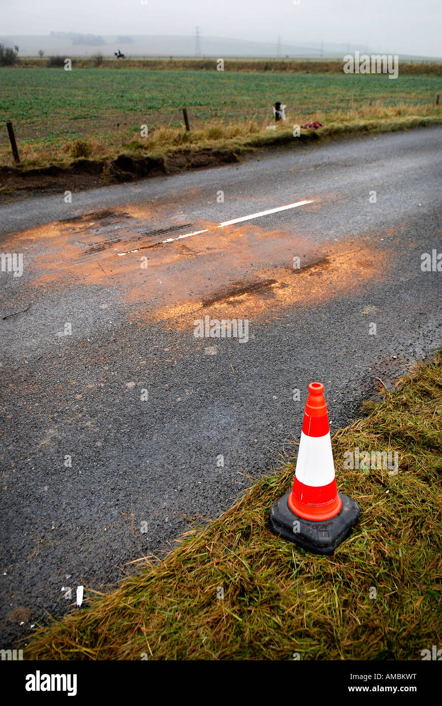 pic martin phelps 20 11 07 devizes car crash near the charlton cat pub ...