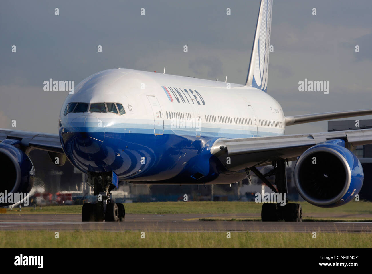 United Airlines Boeing 777 taxiing for departure at Heathrow Airport ...