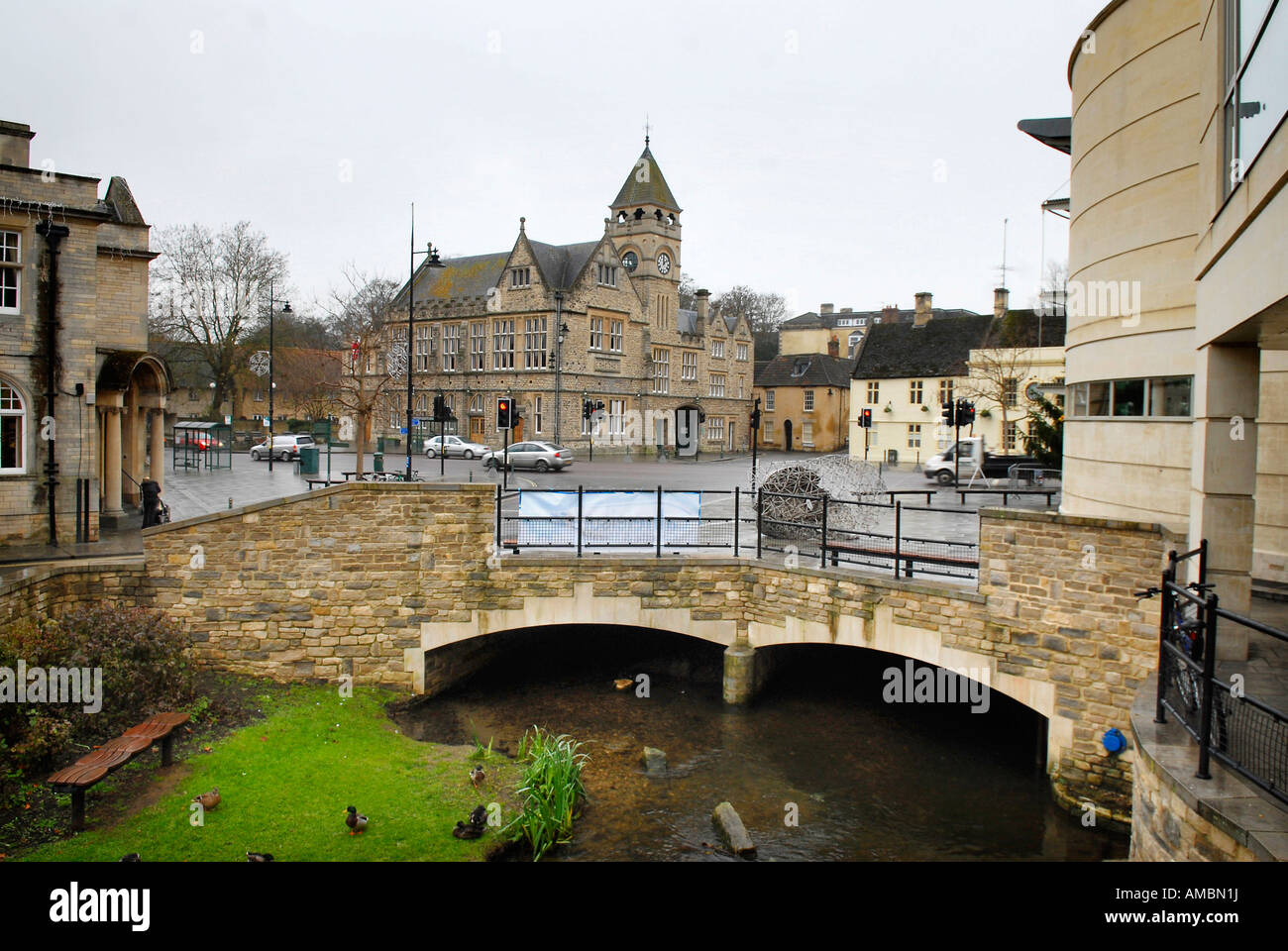 pic martin phelps 26 11 07 story calne too posh for woolworths gv of ...