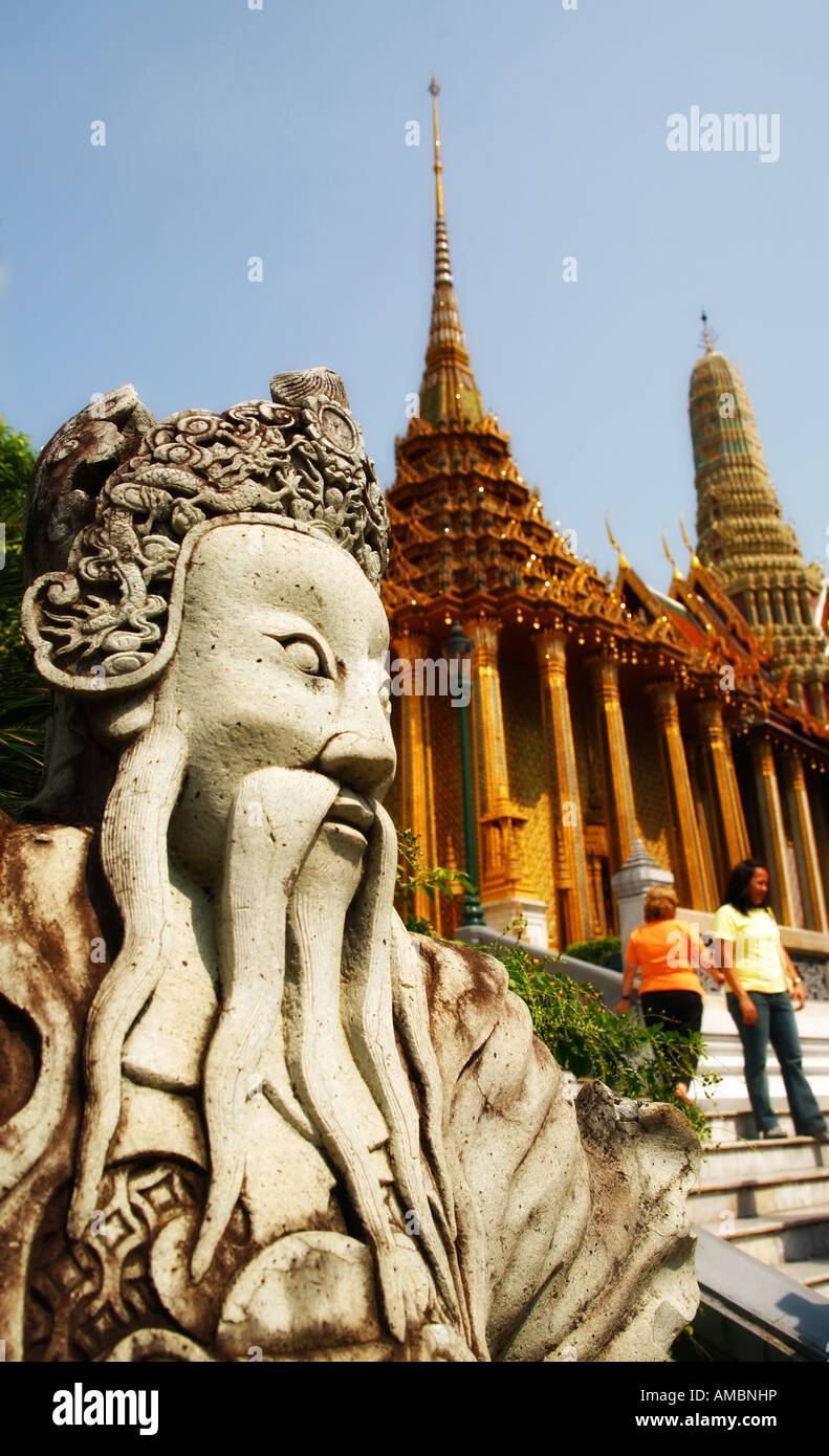 statue at royal palace Stock Photo - Alamy
