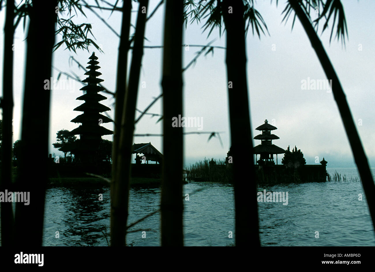 Bali Candi kuning temple in Lake Bratan Stock Photo - Alamy