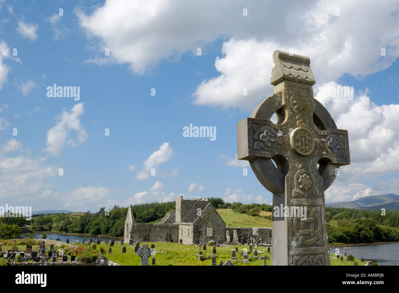 Celtic cross in graveyard in hi-res stock photography and images - Alamy