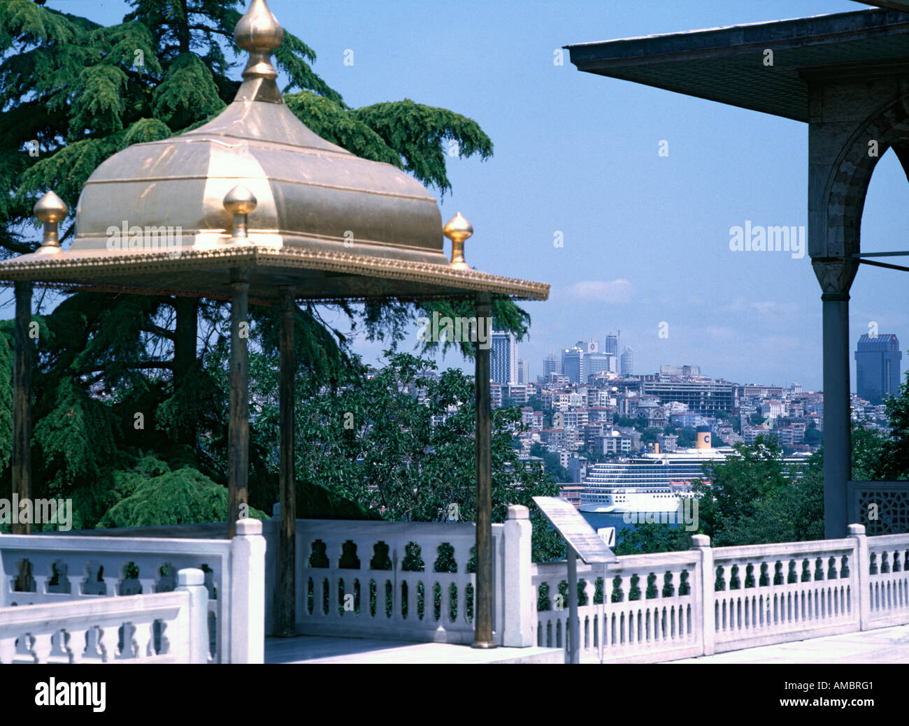 Gilded bower of Sultan Ibrahim I, Topkapi Saray, Istanbul, Turkey Stock ...