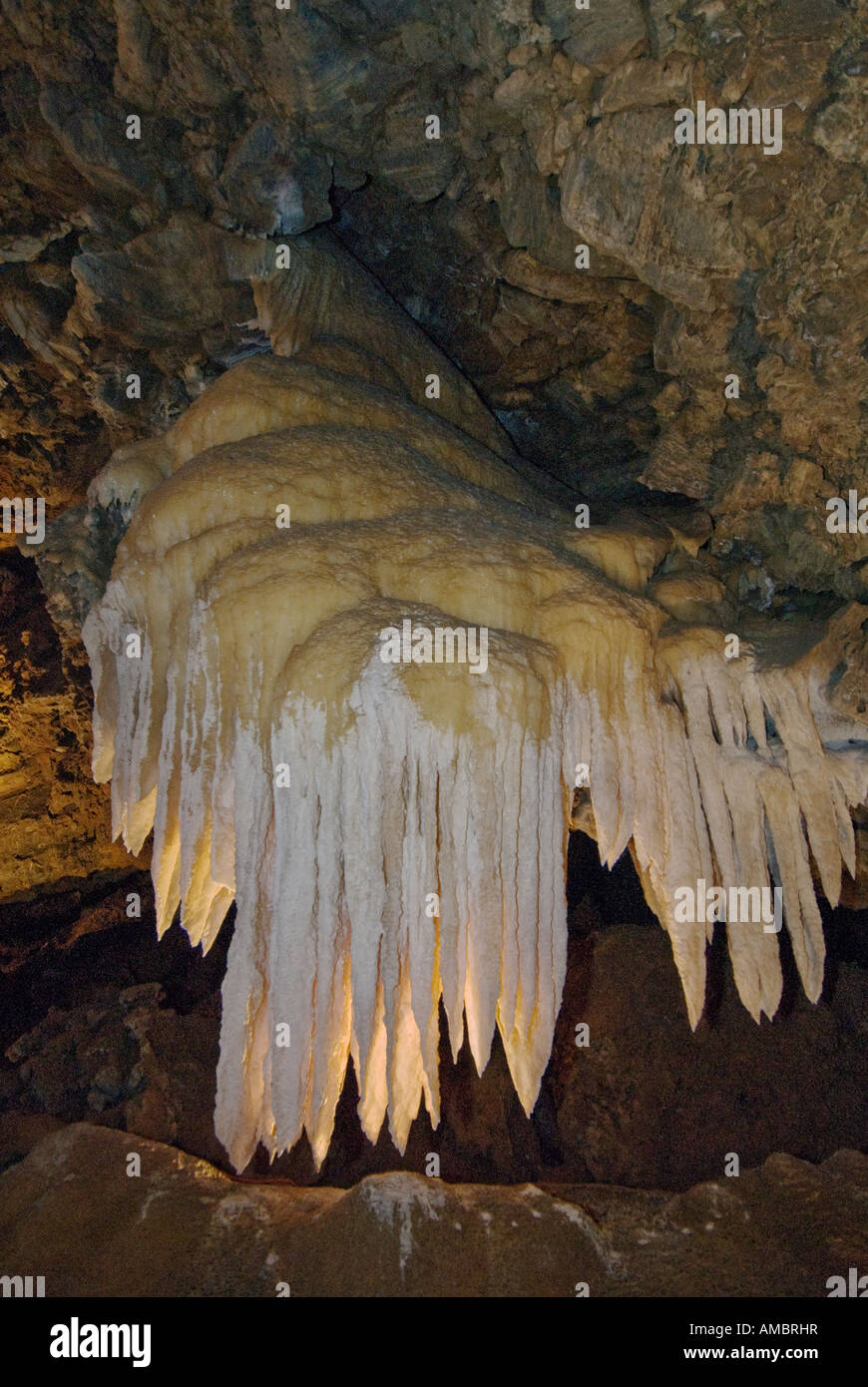 Black chasm cavern hi-res stock photography and images - Alamy