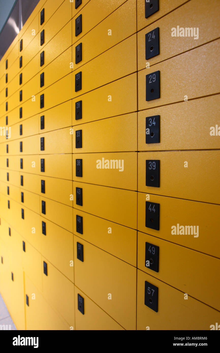 Lockboxes hi-res stock photography and images - Alamy