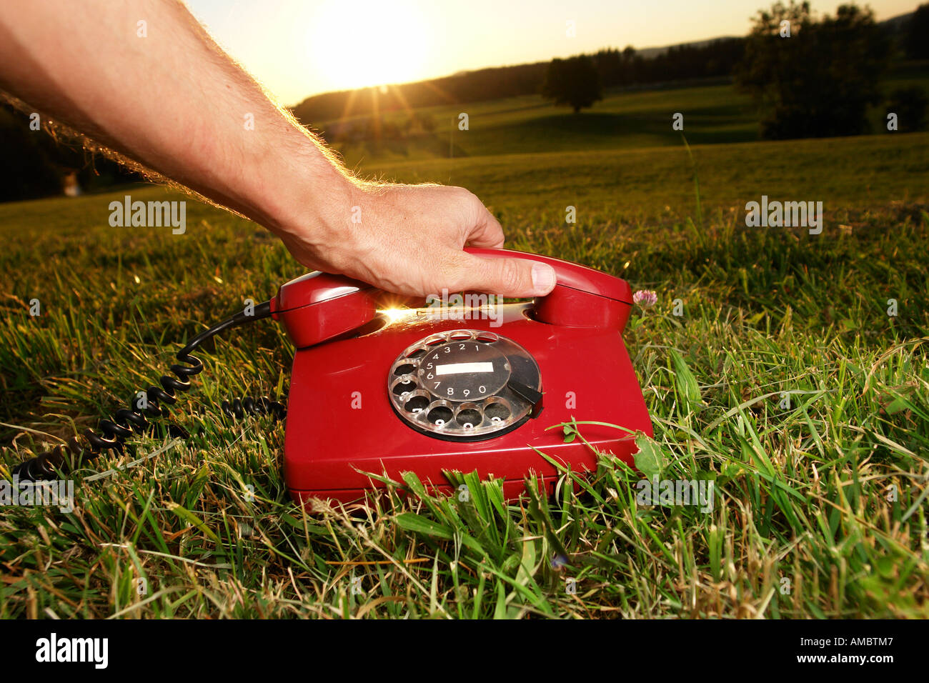 Phone ringing in hand hi-res stock photography and images - Alamy