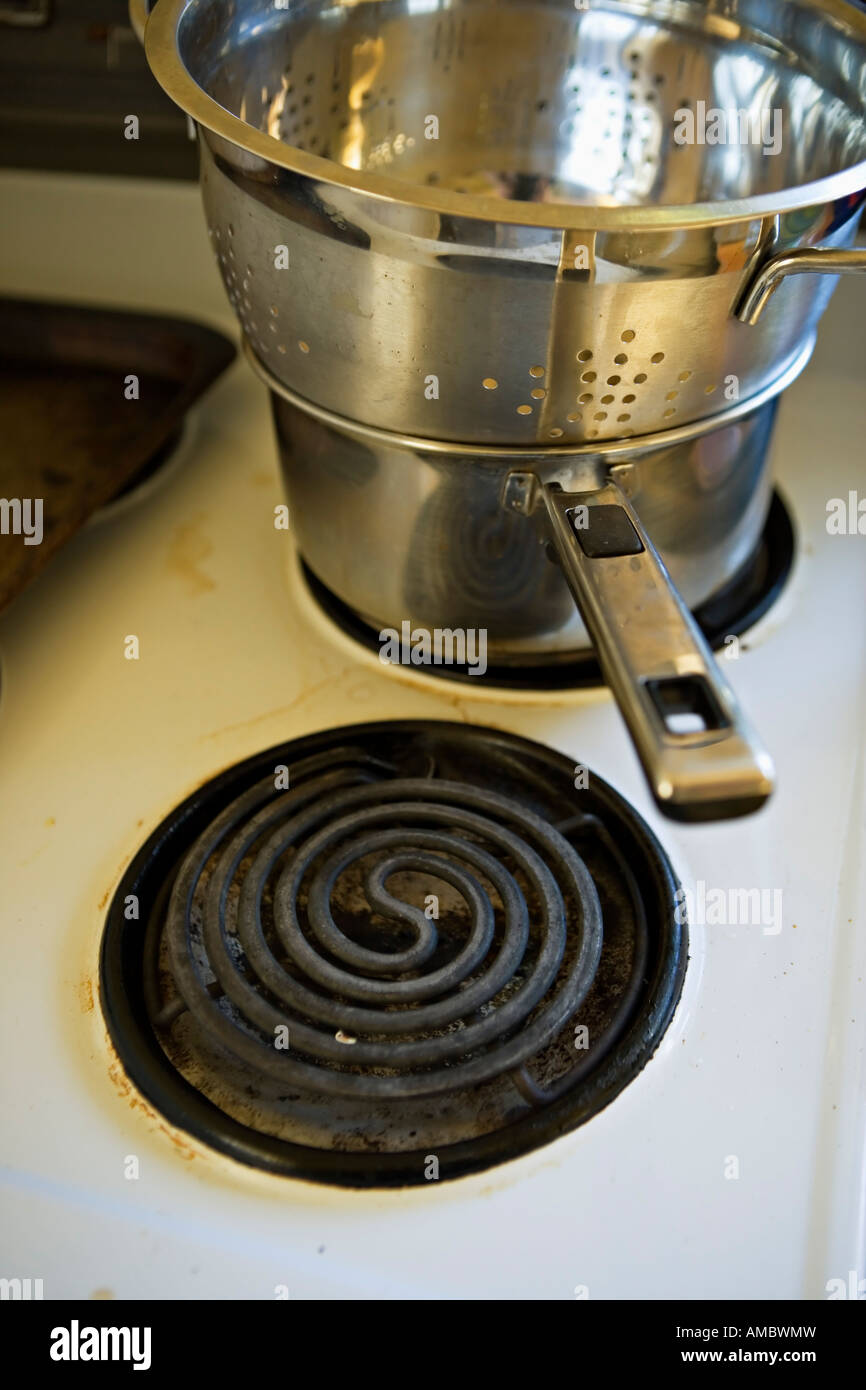 Old fashioned cooker hi-res stock photography and images - Alamy