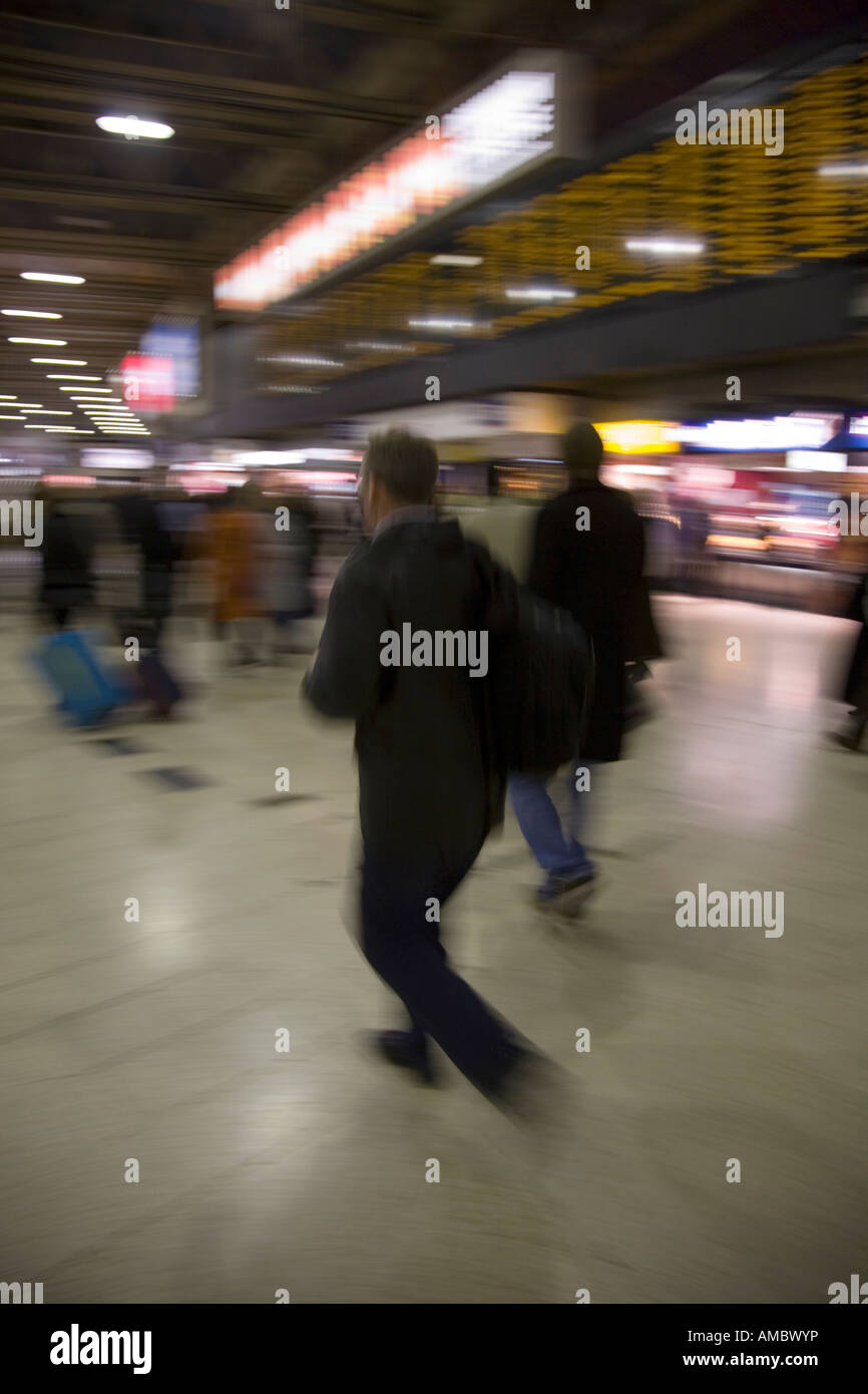 Man running catch train hi-res stock photography and images - Alamy