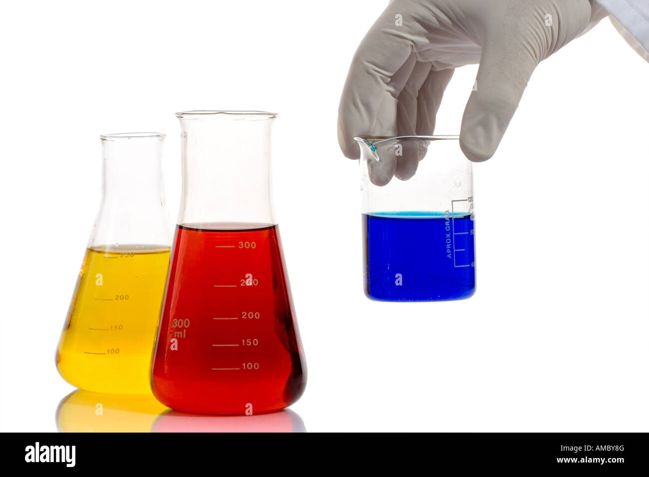 Lab worker analyzing chemicals in the laboratory Stock Photo - Alamy
