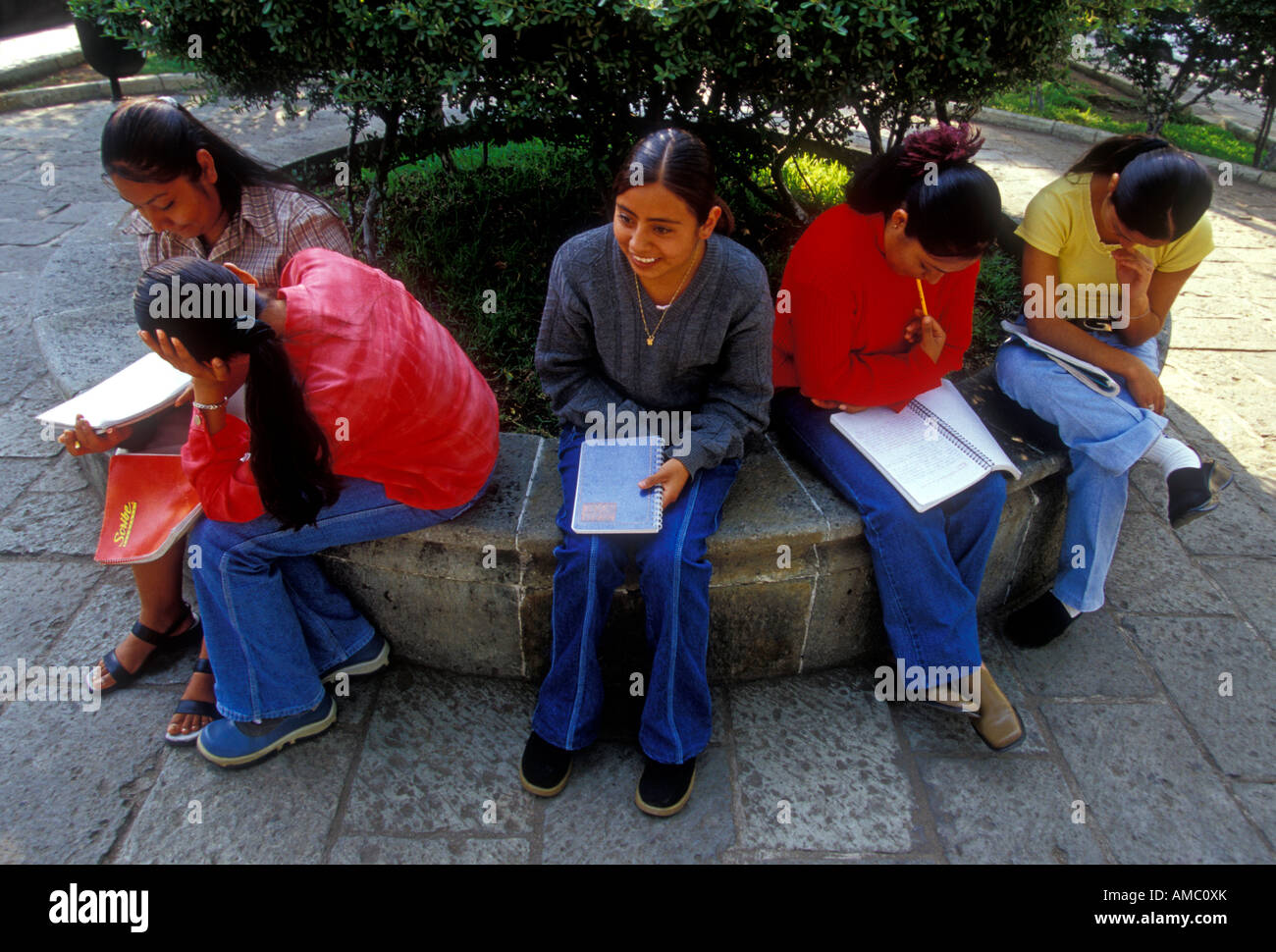 Mexican women, Mexican students, college students, university students ...