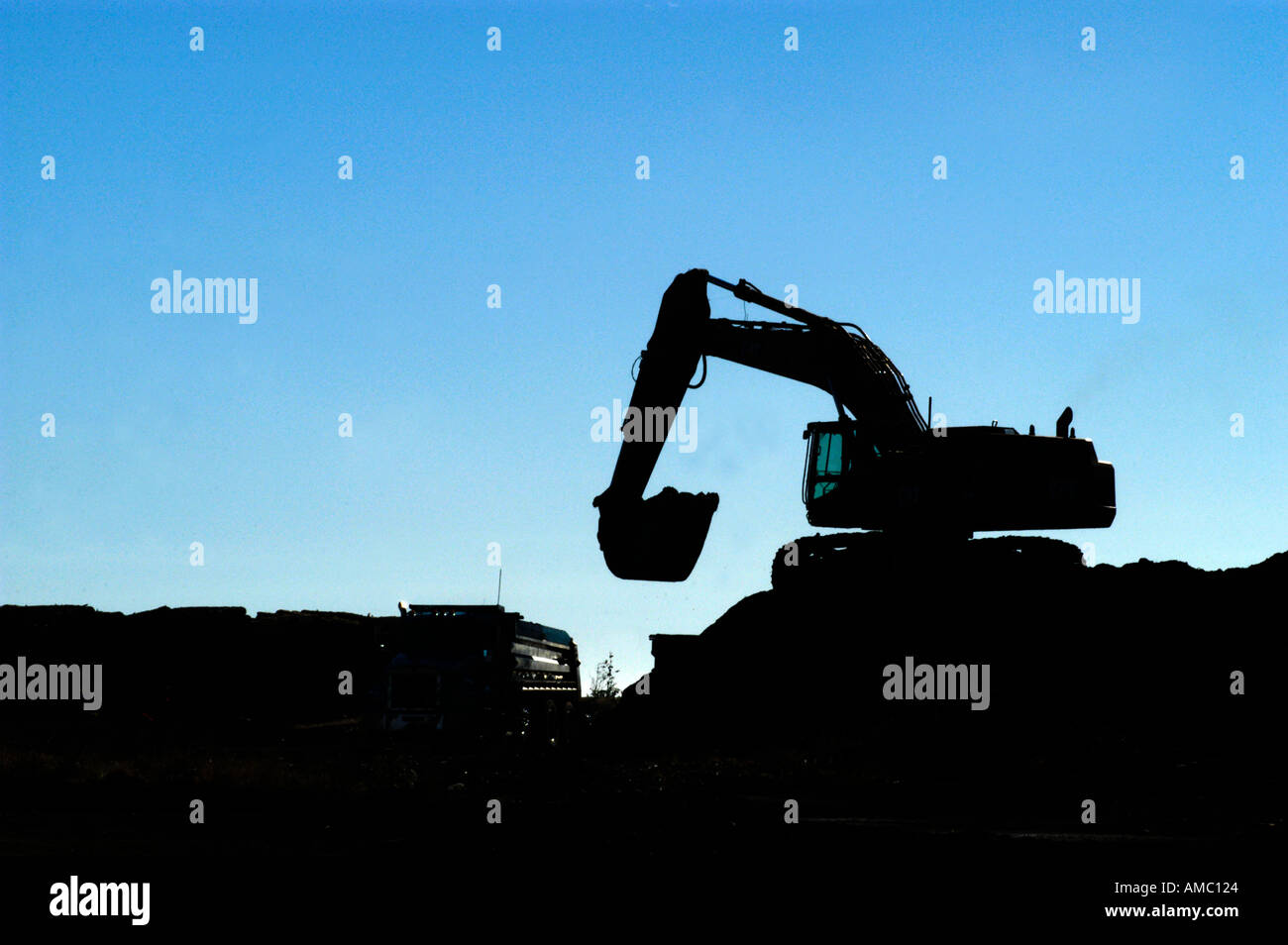 Caterpiller scoop hi-res stock photography and images - Alamy