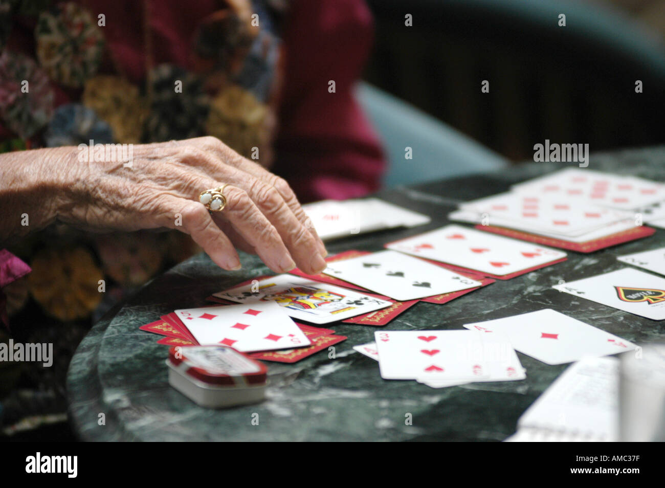 Deck cards and faces hi-res stock photography and images - Alamy