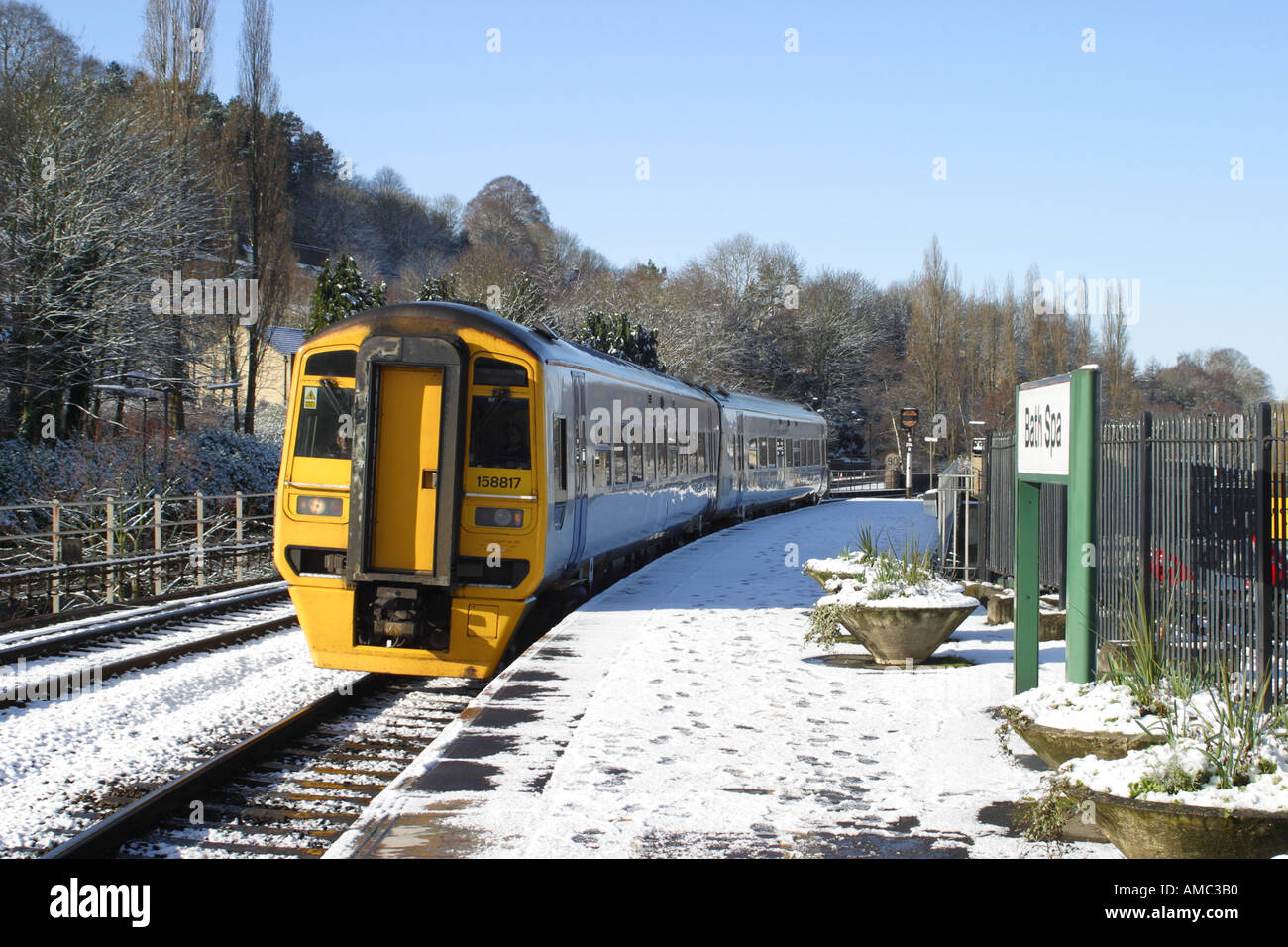 Bath spa station train hi-res stock photography and images - Alamy