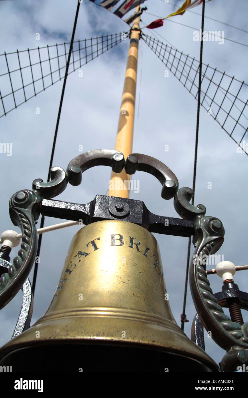 Docks bell hi-res stock photography and images - Alamy