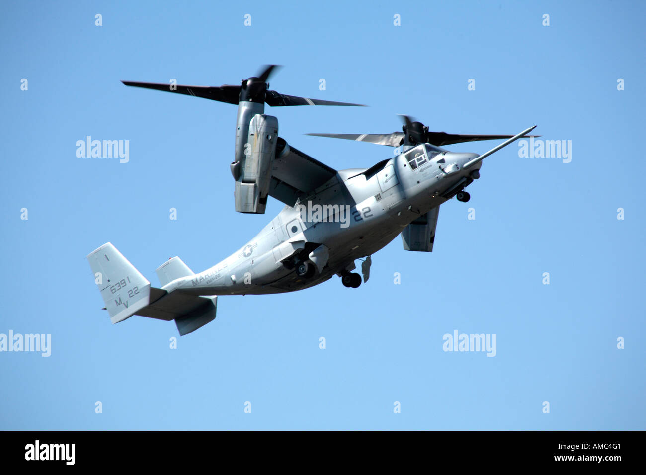 Boeing/Bell V22 Osprey tilt-rotor, RIAT, Fairford 2006 Stock Photo - Alamy