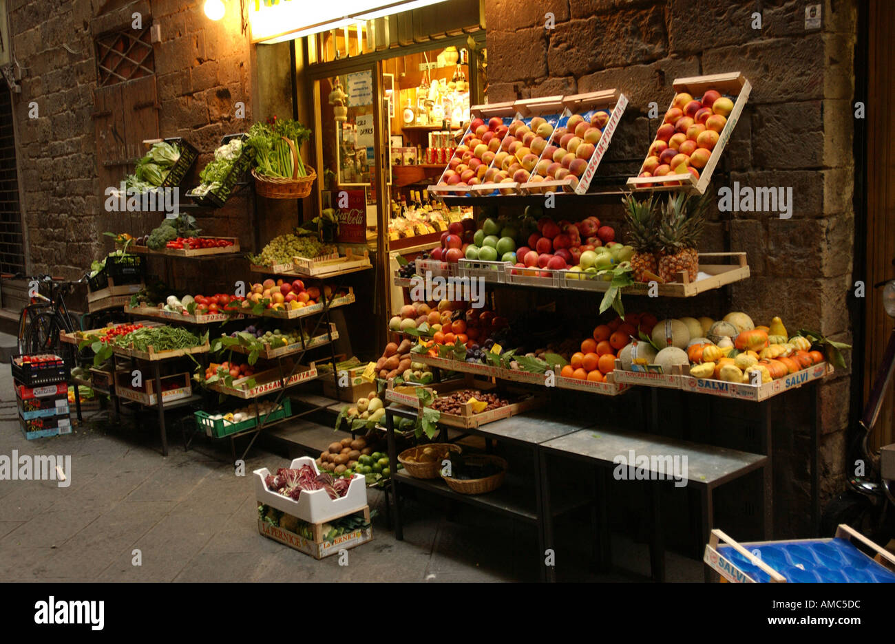 Bulb crates hi-res stock photography and images - Alamy
