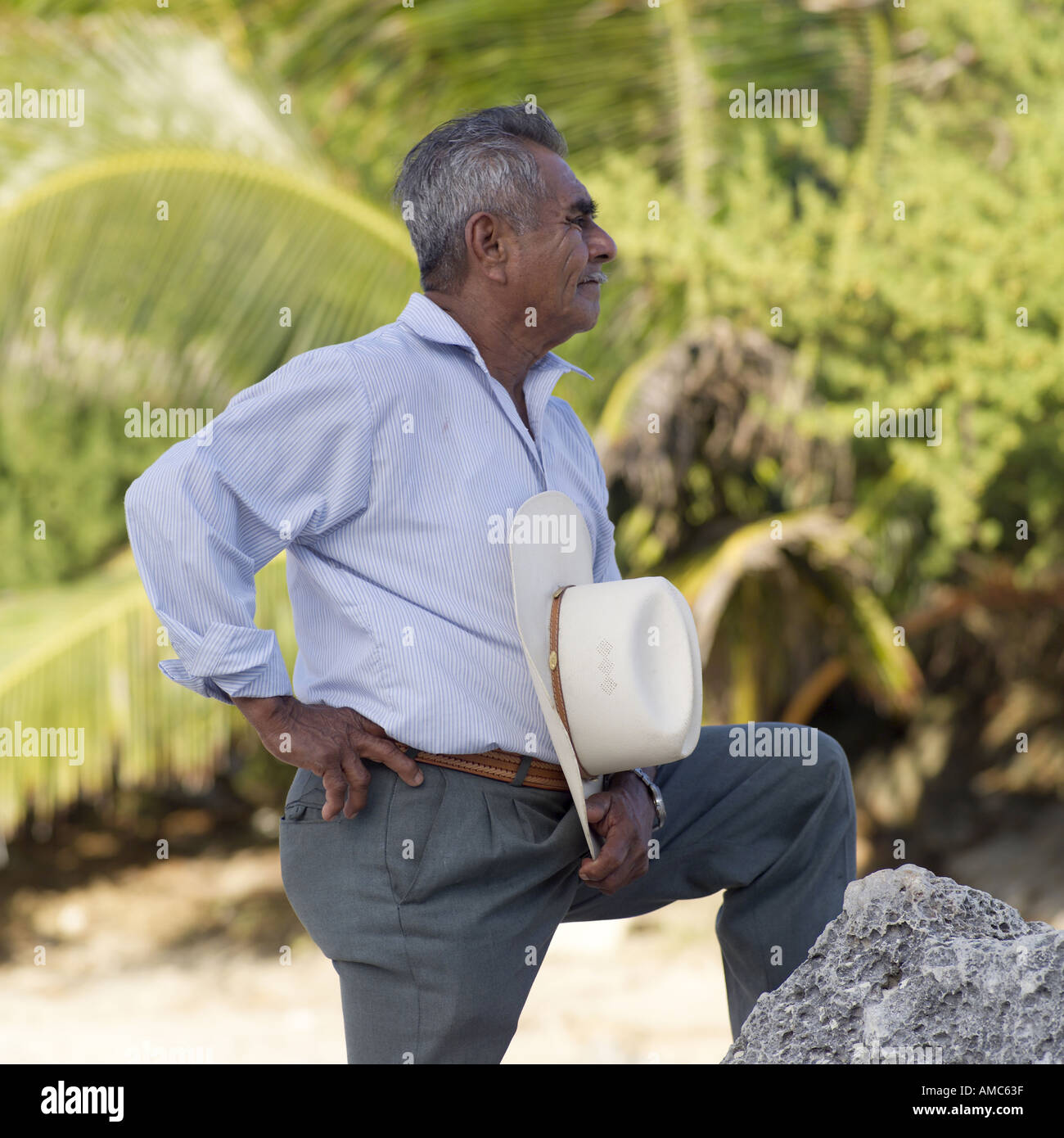 Mayan man profile hi-res stock photography and images - Alamy