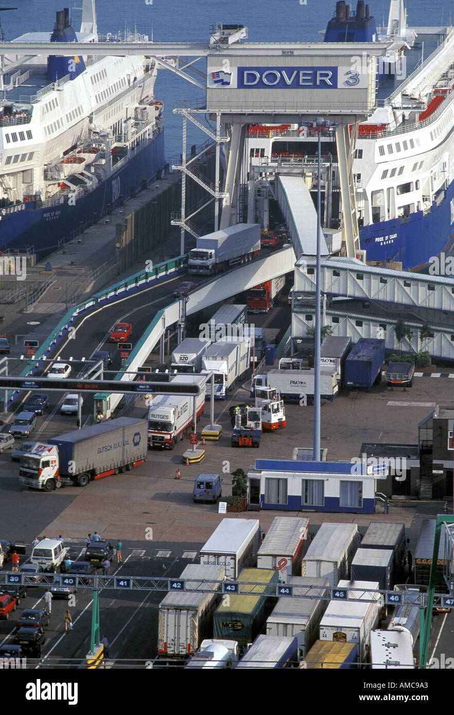 Port of dover overview hi-res stock photography and images - Alamy