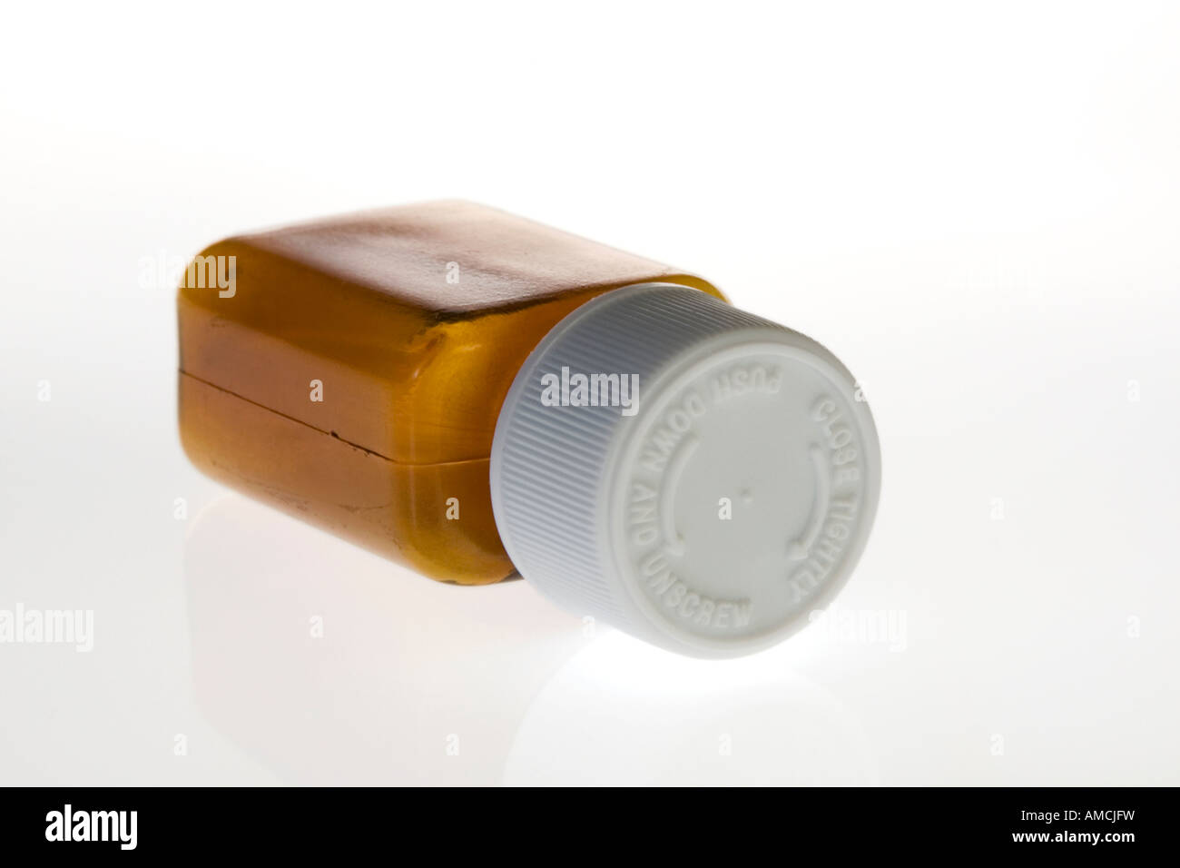 Closed pill bottle hi-res stock photography and images - Alamy