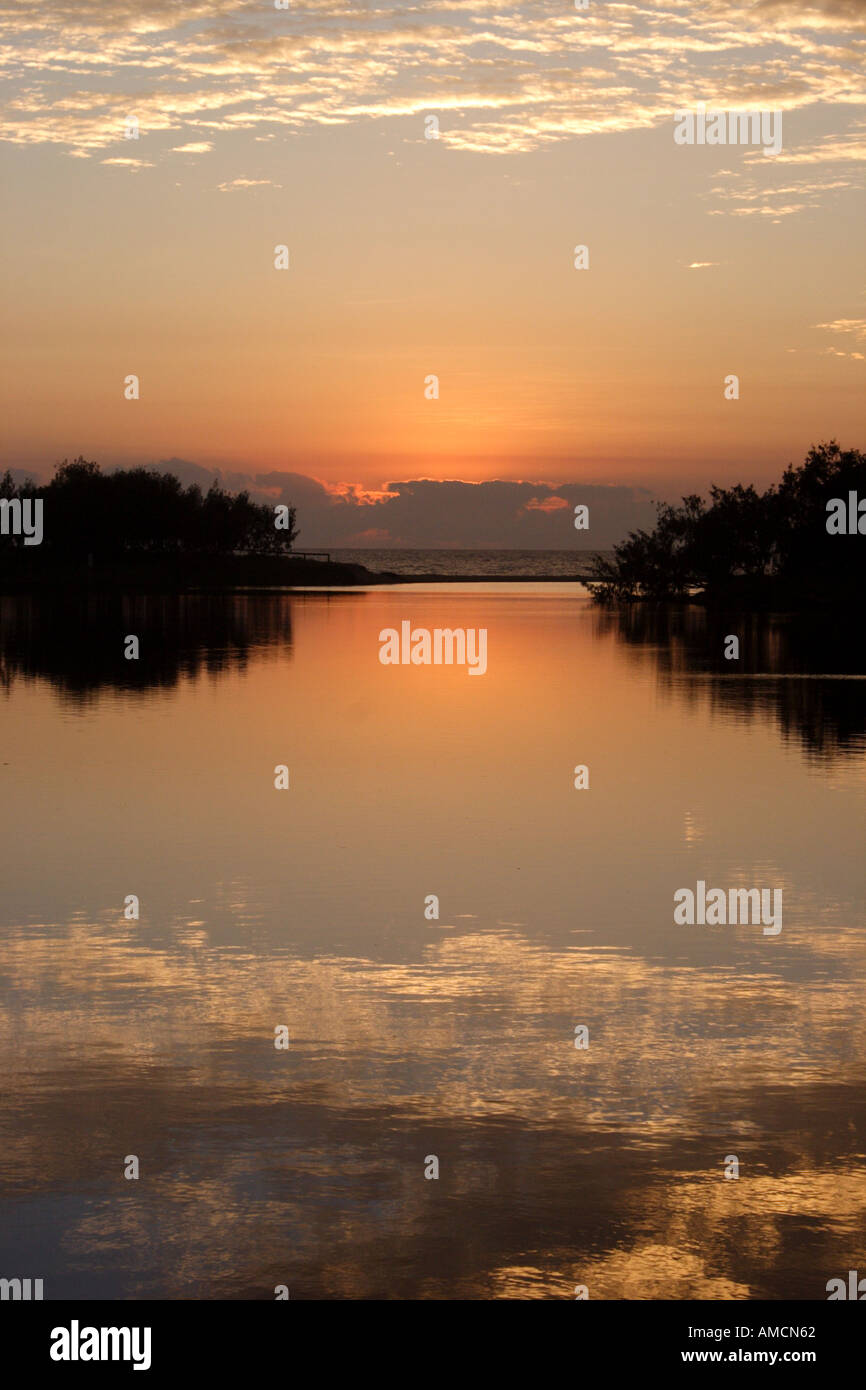 Australia morning glory cloud hi-res stock photography and images - Alamy