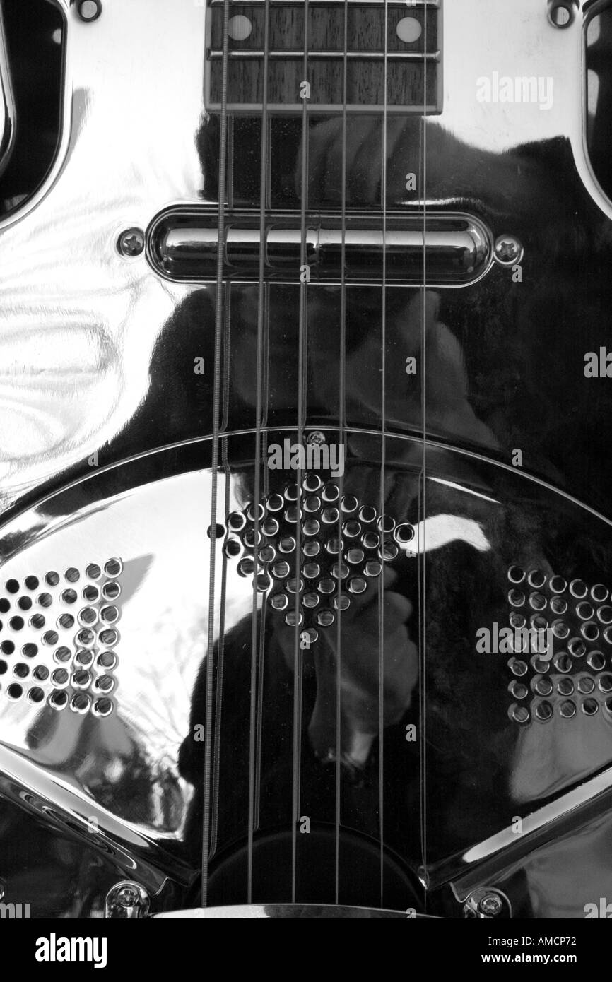 BLACK AND WHITE OF A STEEL SLIDE GUITAR BAPD2792 Stock Photo - Alamy