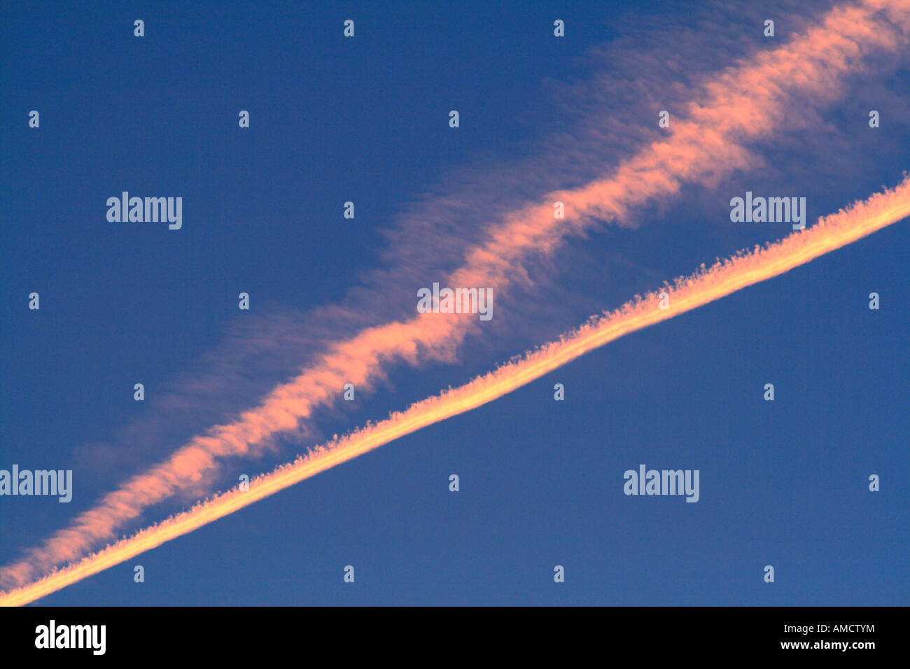 Jet Vapor Trails-Chemtrails Stock Photo - Alamy
